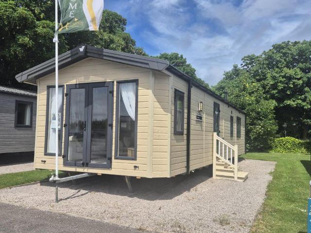 2 bedroom park home for sale
