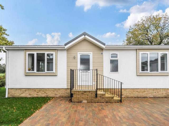 2 bedroom park home for sale