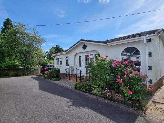 2 bedroom park home for sale