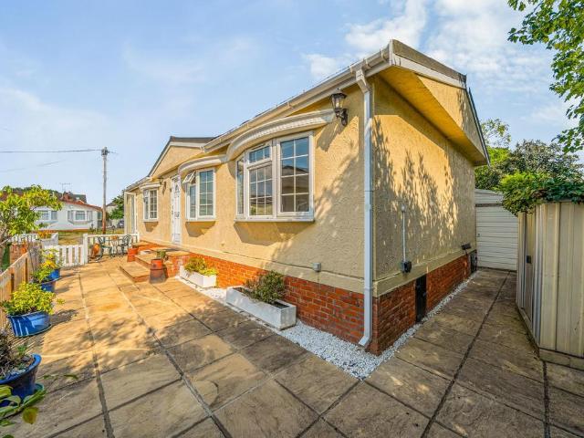 2 bedroom park home for sale