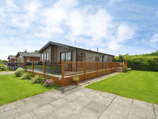 2 bedroom park home for sale