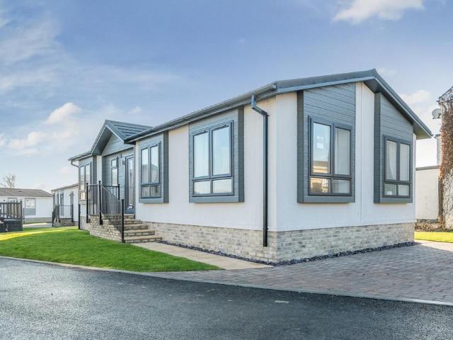 2 bedroom park home for sale
