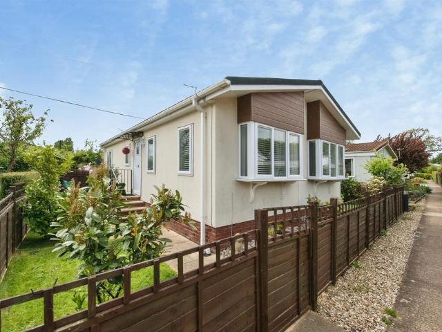 2 bedroom park home for sale