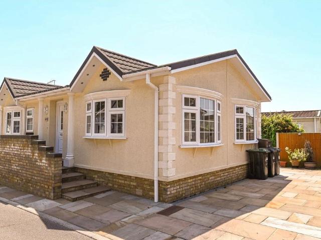 2 bedroom park home for sale
