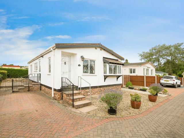 2 bedroom park home for sale