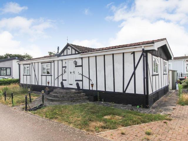 2 bedroom park home for sale