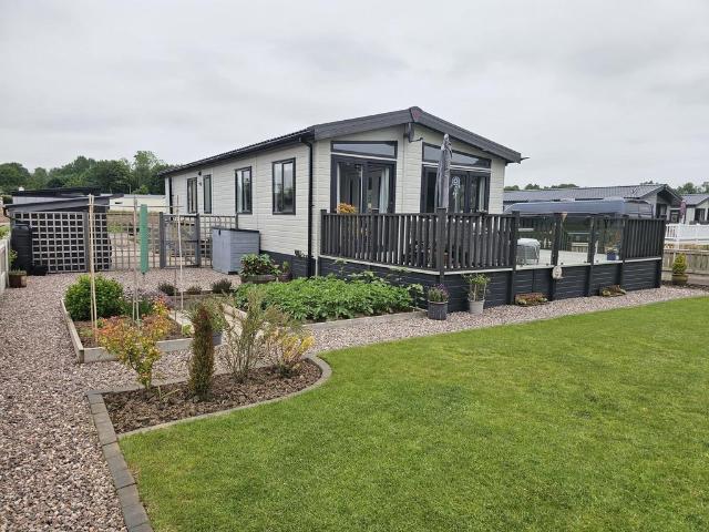 2 bedroom park home for sale