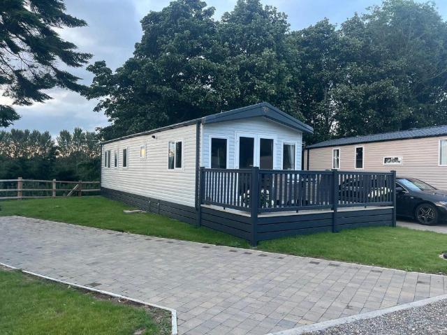 2 bedroom park home for sale