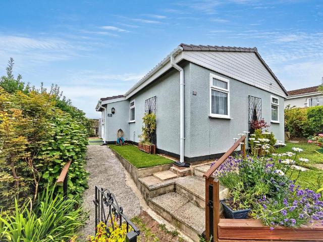 2 bedroom park home for sale