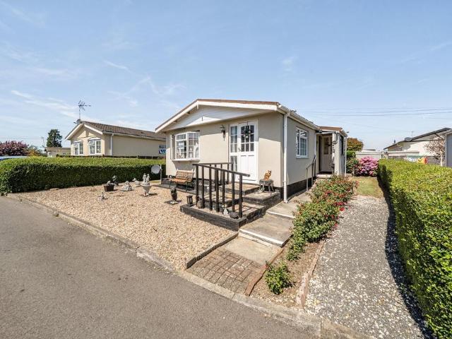2 bedroom park home for sale