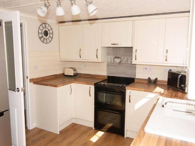 2 bedroom park home for sale