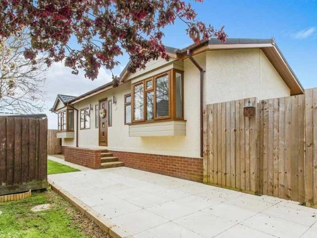 2 bedroom park home for sale