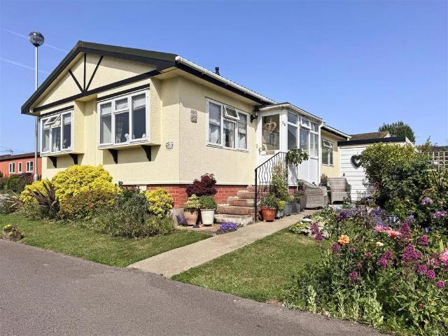2 bedroom park home for sale
