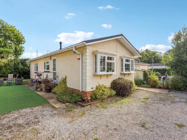 2 bedroom park home for sale