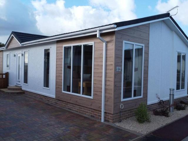 2 bedroom park home for sale