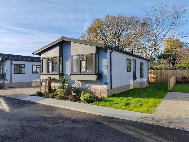 2 bedroom park home for sale