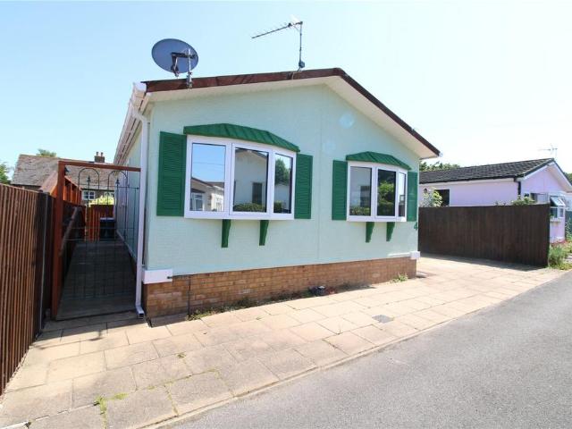 2 bedroom park home for sale