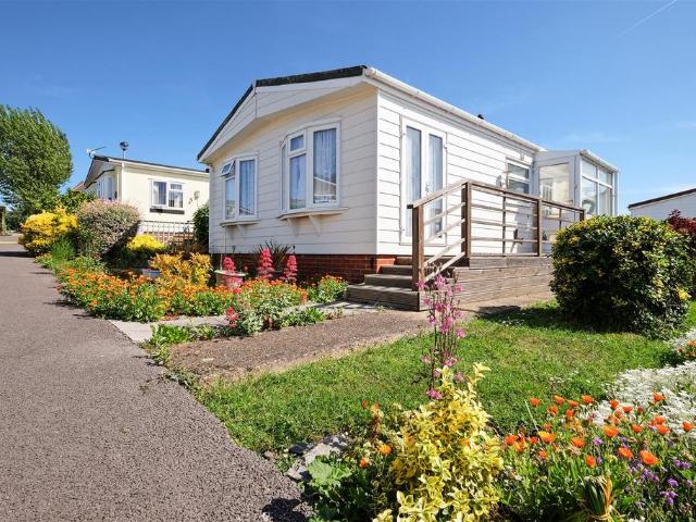 2 bedroom park home for sale