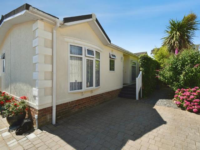 2 bedroom park home for sale
