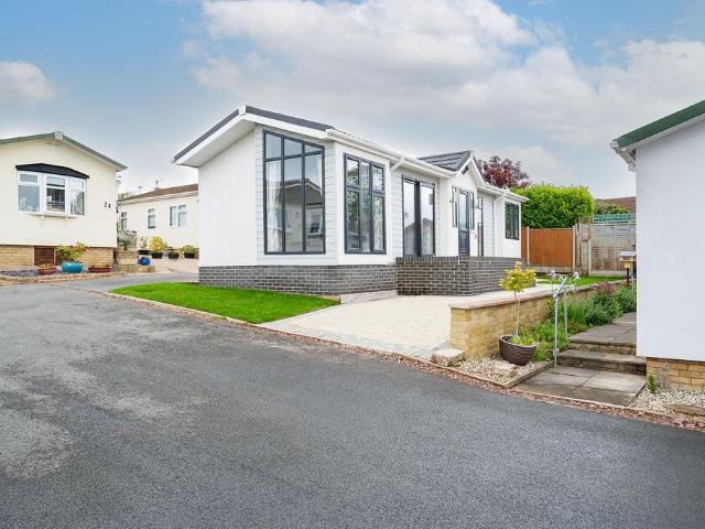 2 bedroom park home for sale