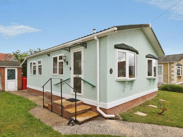 2 bedroom park home for sale