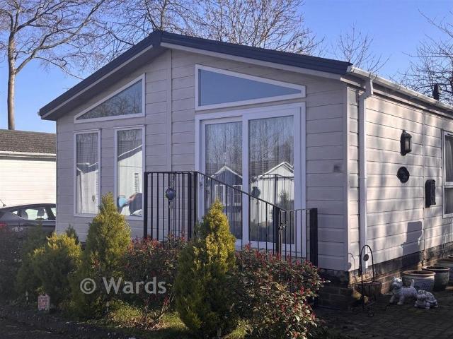 2 bedroom park home for sale