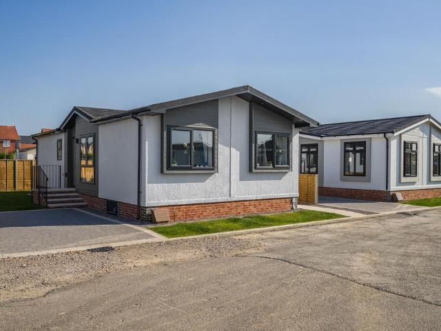 2 bedroom park home for sale