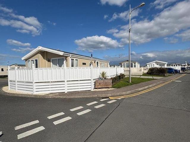 2 bedroom park home for sale
