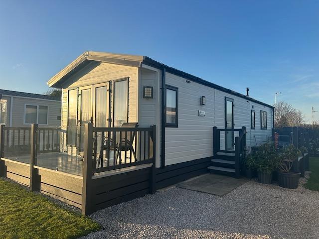 2 bedroom park home for sale