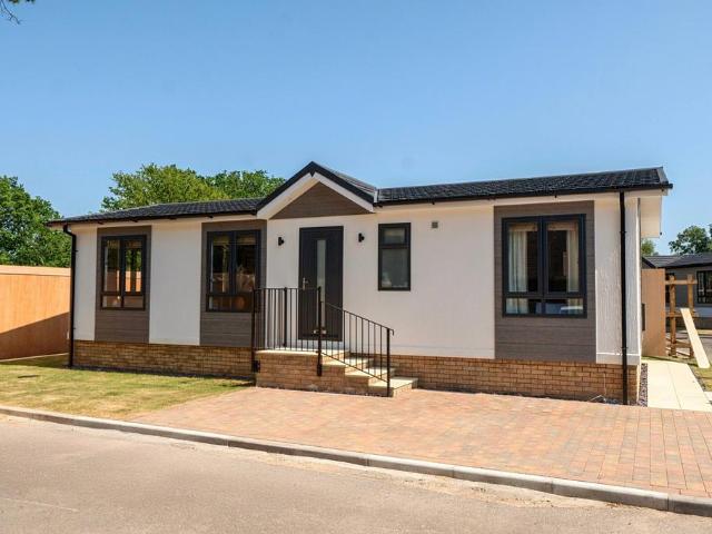 2 bedroom park home for sale