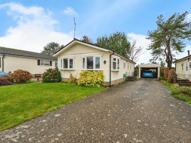 2 bedroom park home for sale