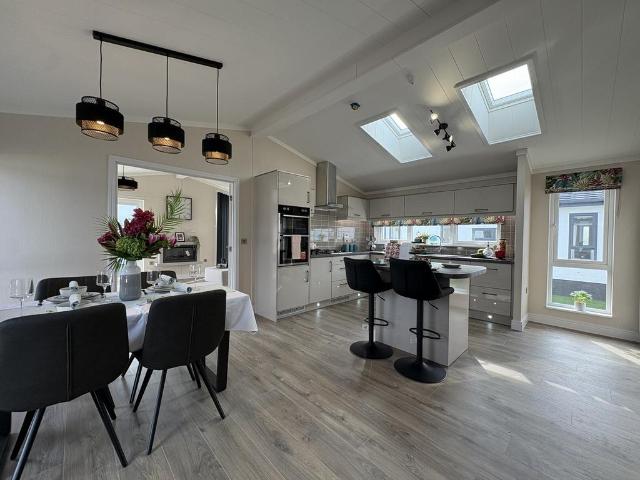 2 bedroom park home for sale