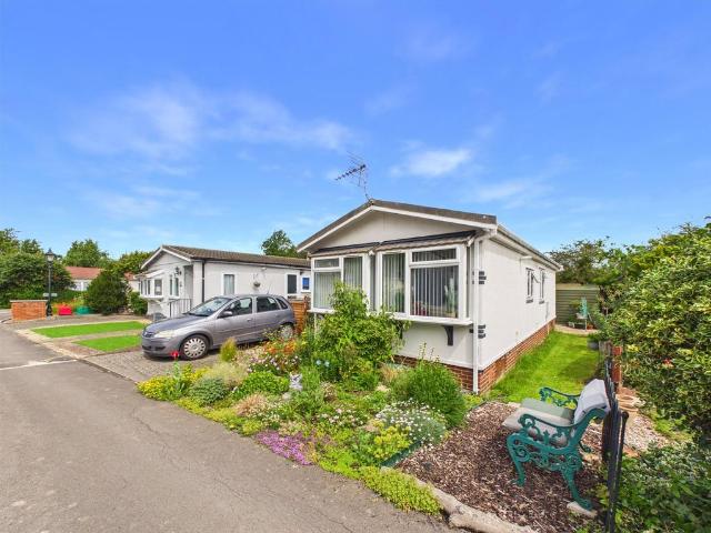 2 bedroom park home for sale