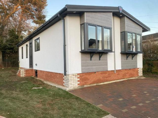 2 bedroom park home for sale