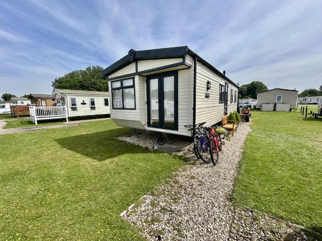 2 bedroom park home for sale
