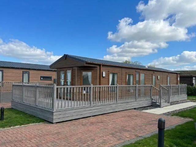 2 bedroom park home for sale