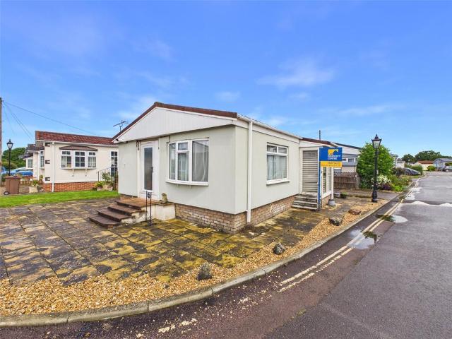 2 bedroom park home for sale
