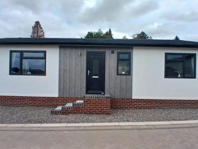2 bedroom park home for sale