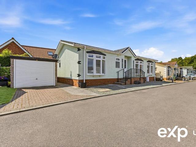 2 bedroom park home for sale