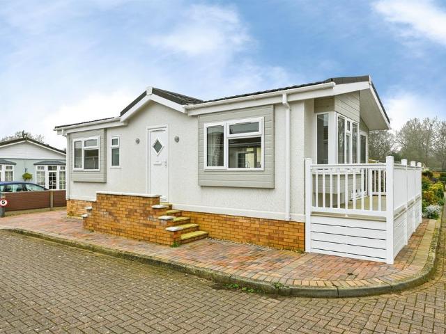 2 bedroom park home for sale