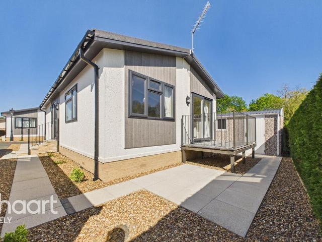 2 bedroom park home for sale