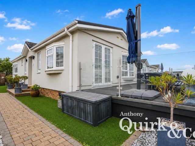 2 bedroom park home for sale