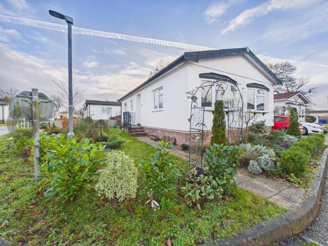 2 bedroom park home for sale