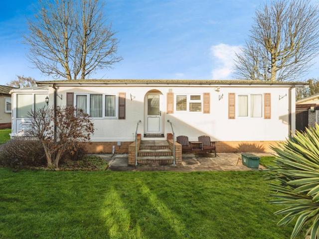 2 bedroom park home for sale