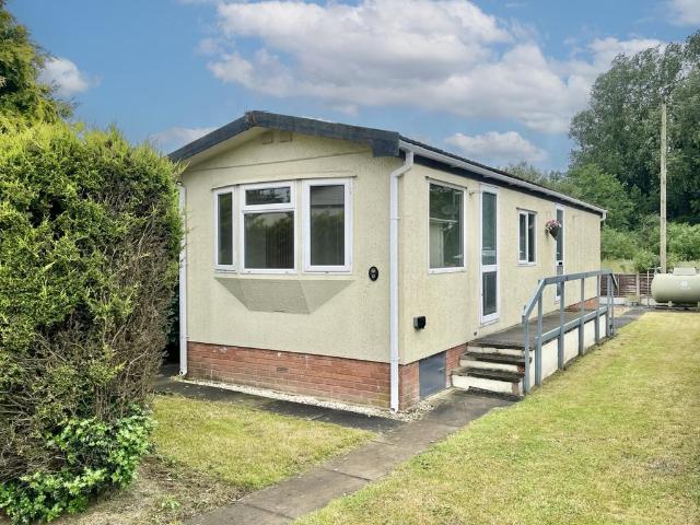 2 bedroom park home for sale