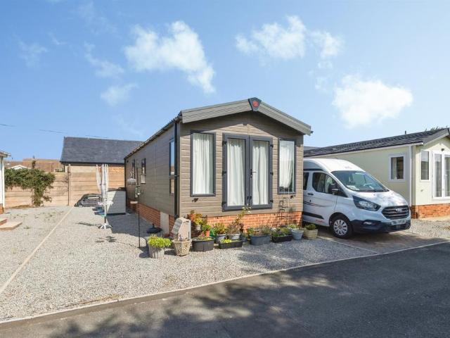 2 bedroom park home for sale