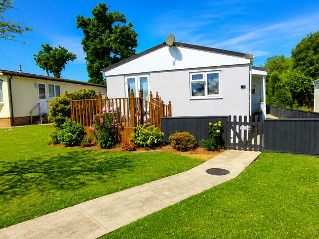 2 bedroom park home for sale