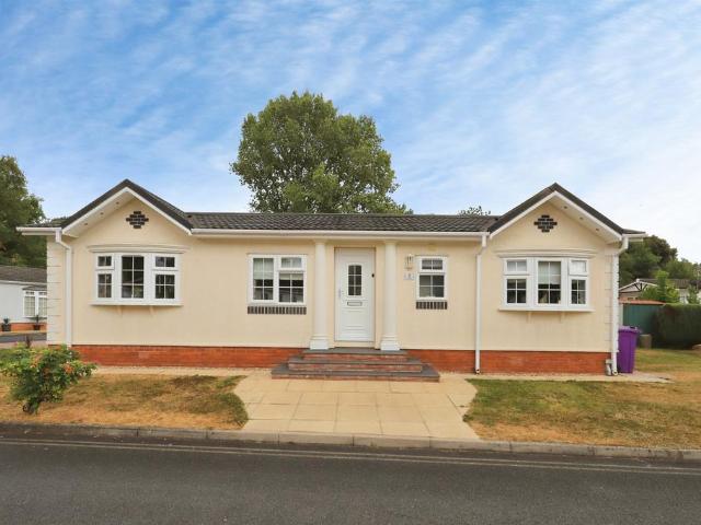 2 bedroom park home for sale