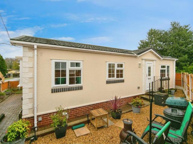 2 bedroom park home for sale