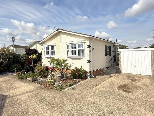 2 bedroom park home for sale